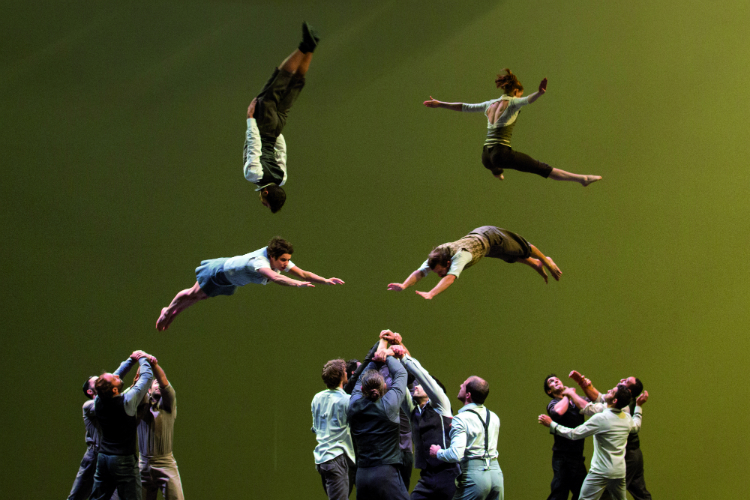 Déviation acrobatique - Magazine Poly